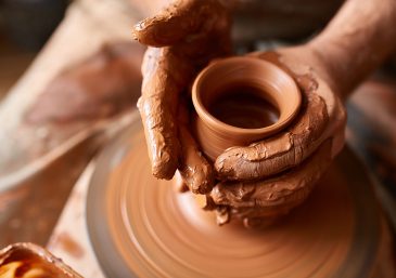 Recuerde que usted solo es un vaso de barro - Iglesia Universal