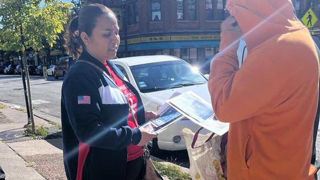 Evangelización en las calles de Chicago - Iglesia Universal