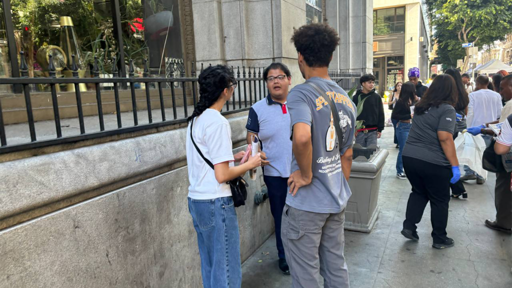 Limpiando las calles del centro de Los Ángeles, California - Ig ...