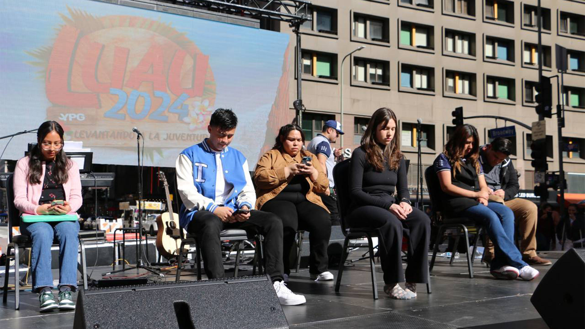 El evento “YPG Luau 2024” en Los Ángeles, California sobrepasó ...